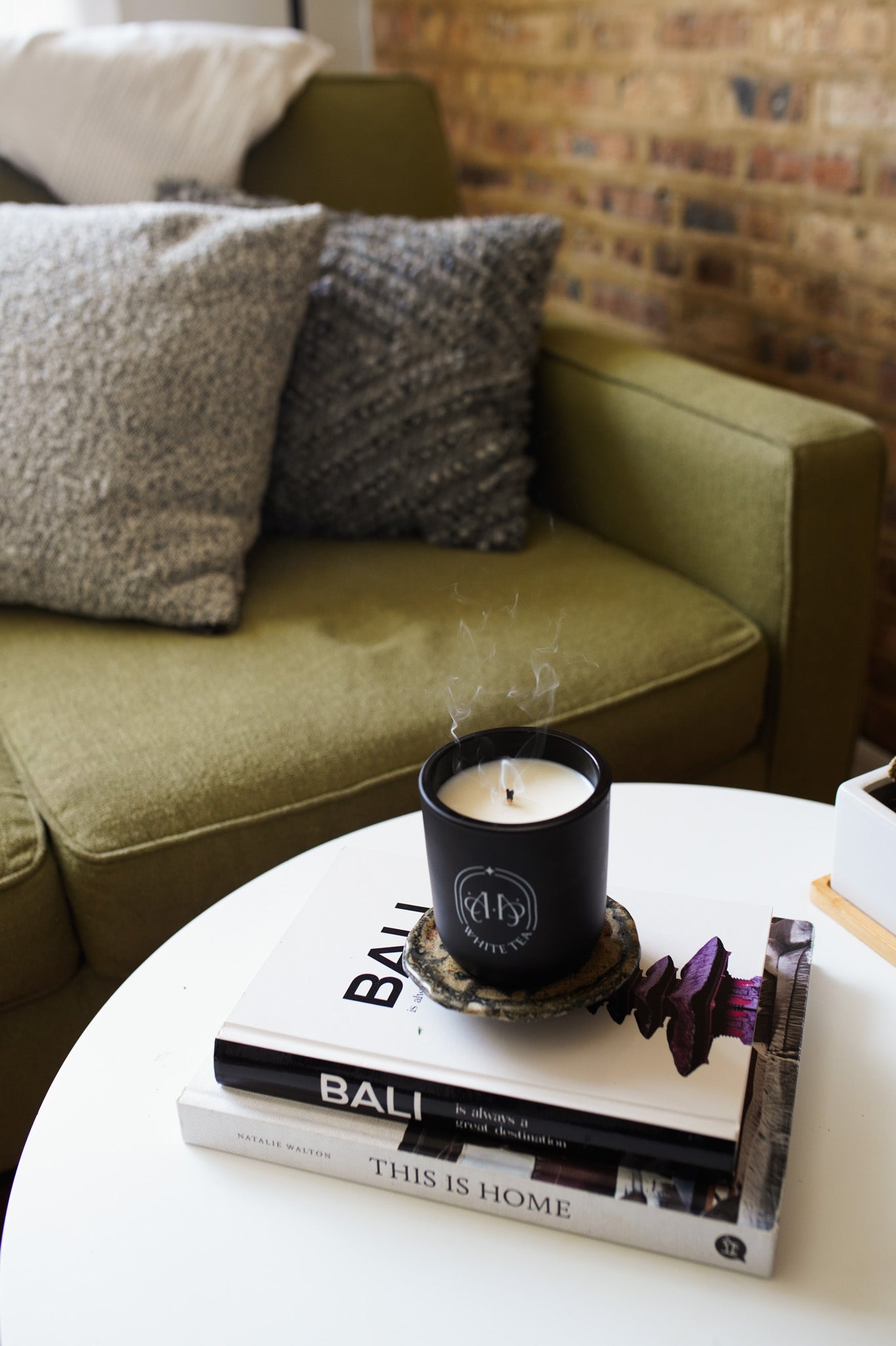 White Tea- VIP PRE-ORDER – Virtue Alchemy Candle Co.